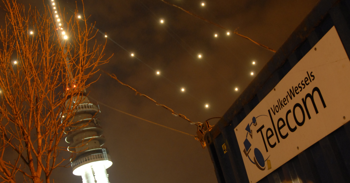 VolkerWessels Telecom bouwt grootste kerstboom ter wereld | VolkerWessels