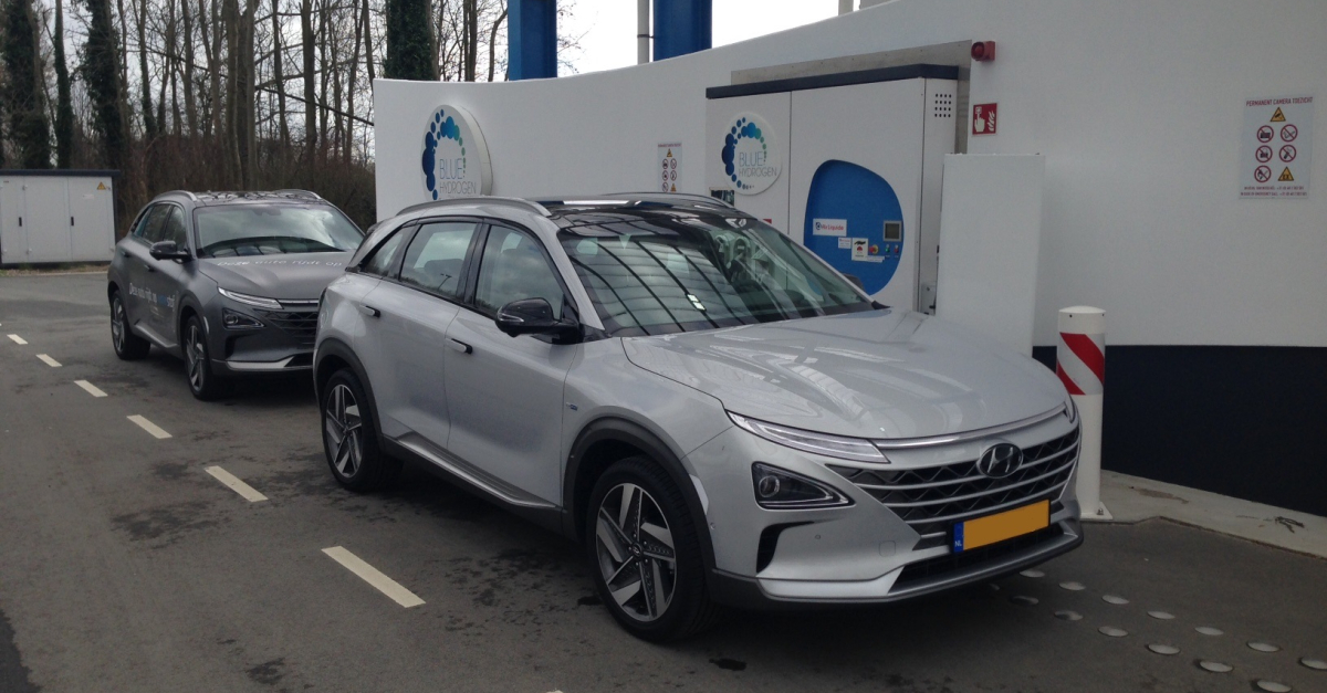 Eerste waterstofauto voor Visser & Smit Hanab | VolkerWessels